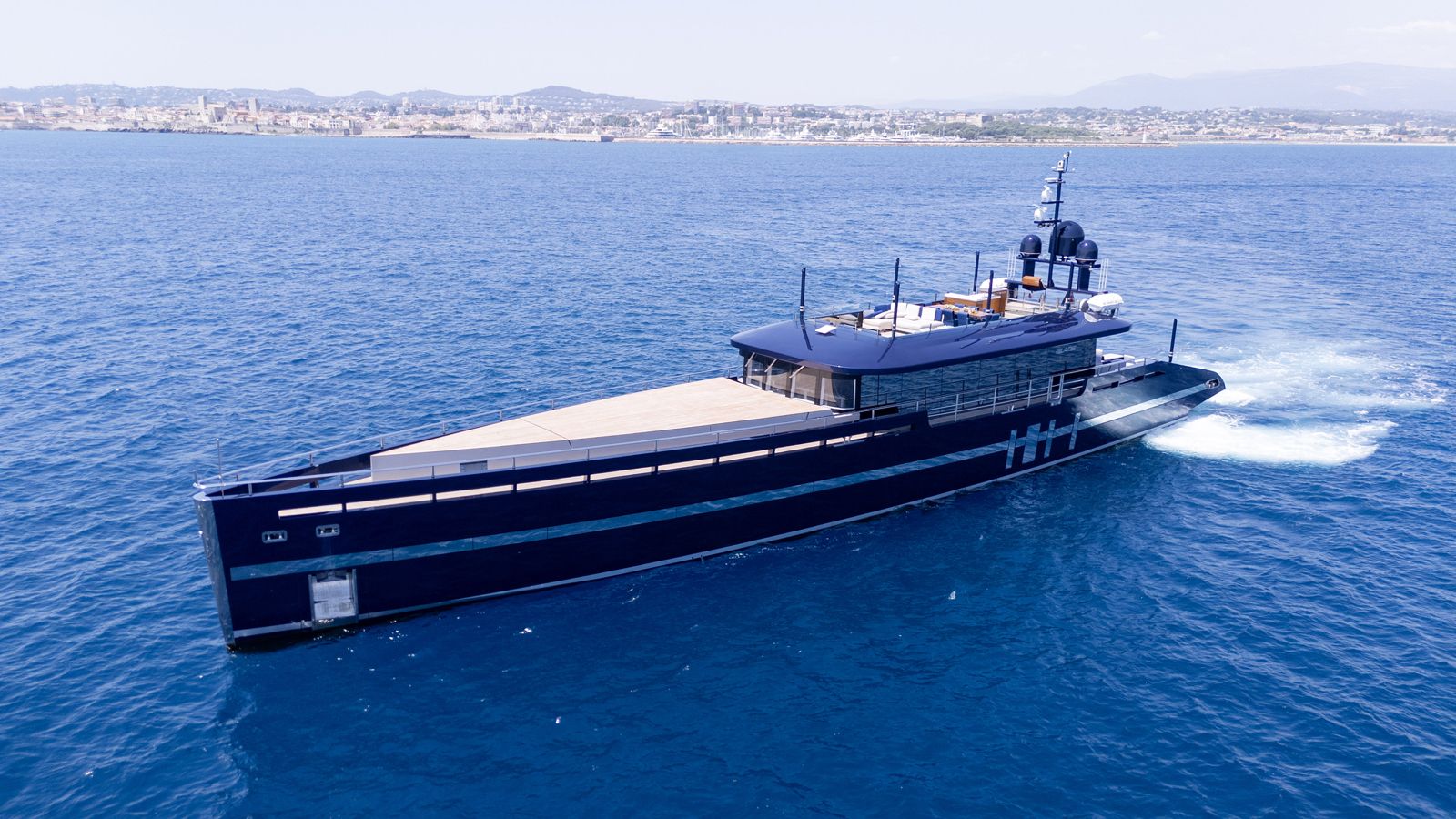 Blade II yacht (MMGI, 44m, 2010)